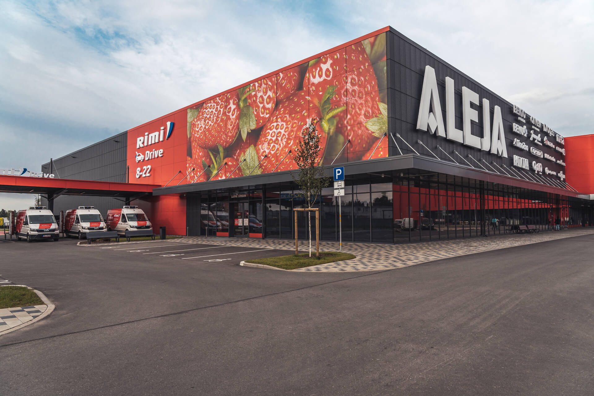 Aleja kaubanduskeskus Lätis