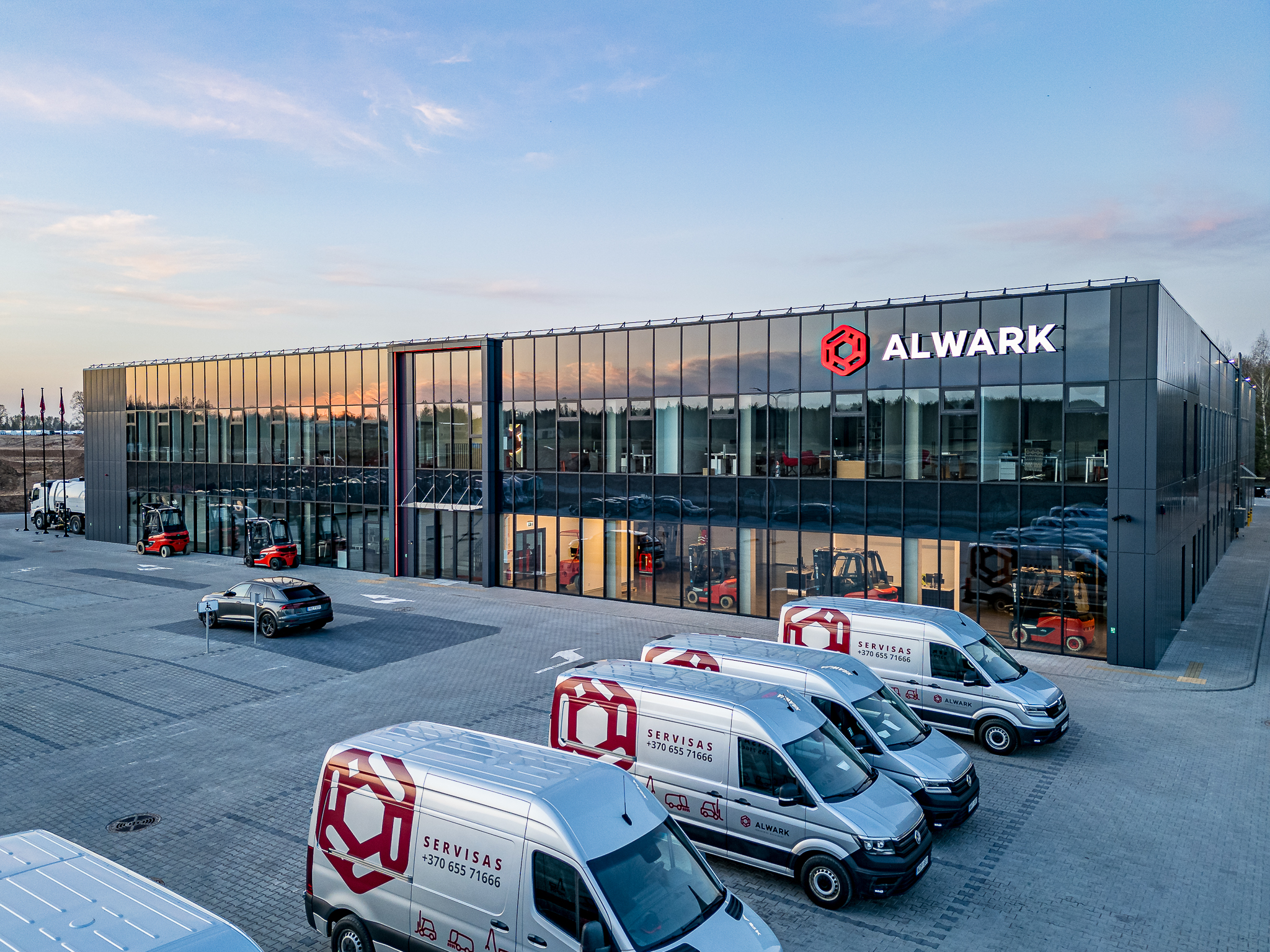 „Alwark“ krovos ir sandėliavimo technikos bendrovė