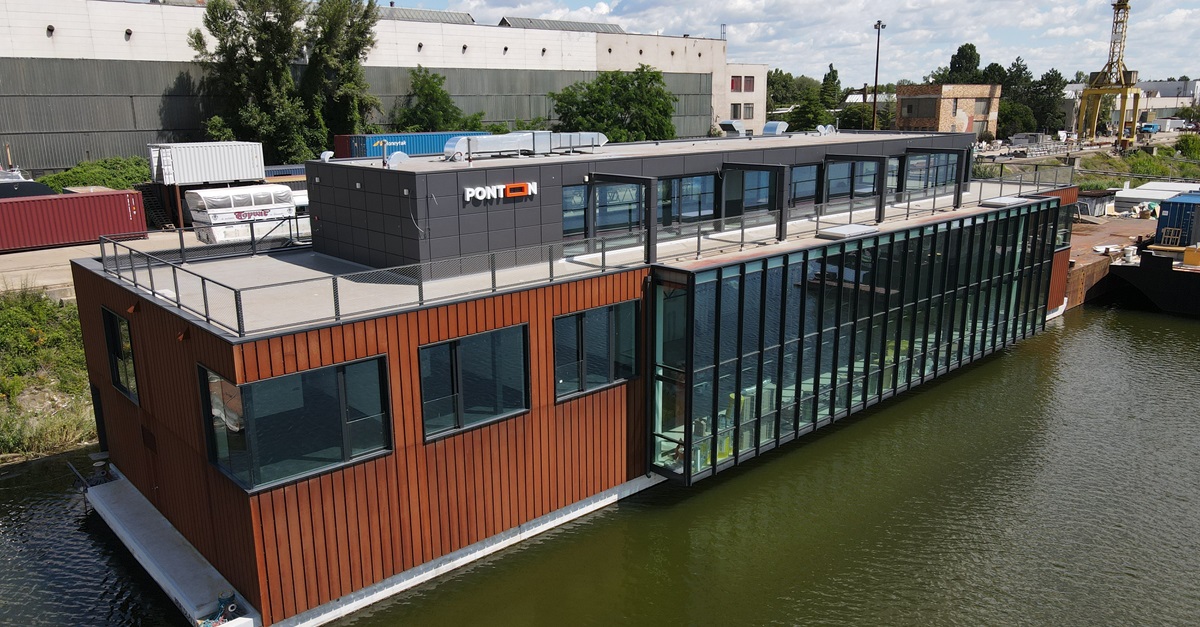 Pontoon – a modern naval architecture on the Danube, Slovakia