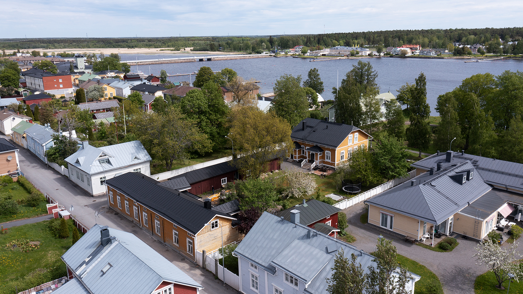A traditional building given a new roof with craft skills